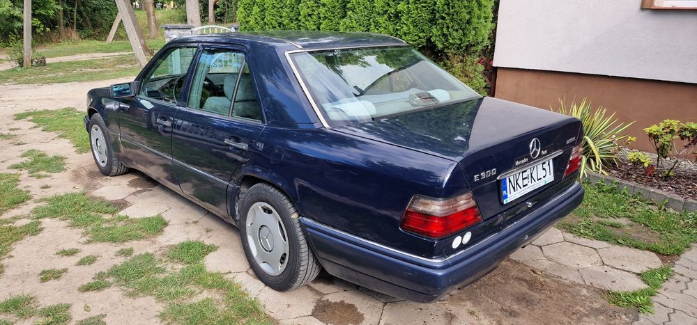 Mercedes w124 e300d automat film z prezentacji Terespol Pomorski • OLX.pl