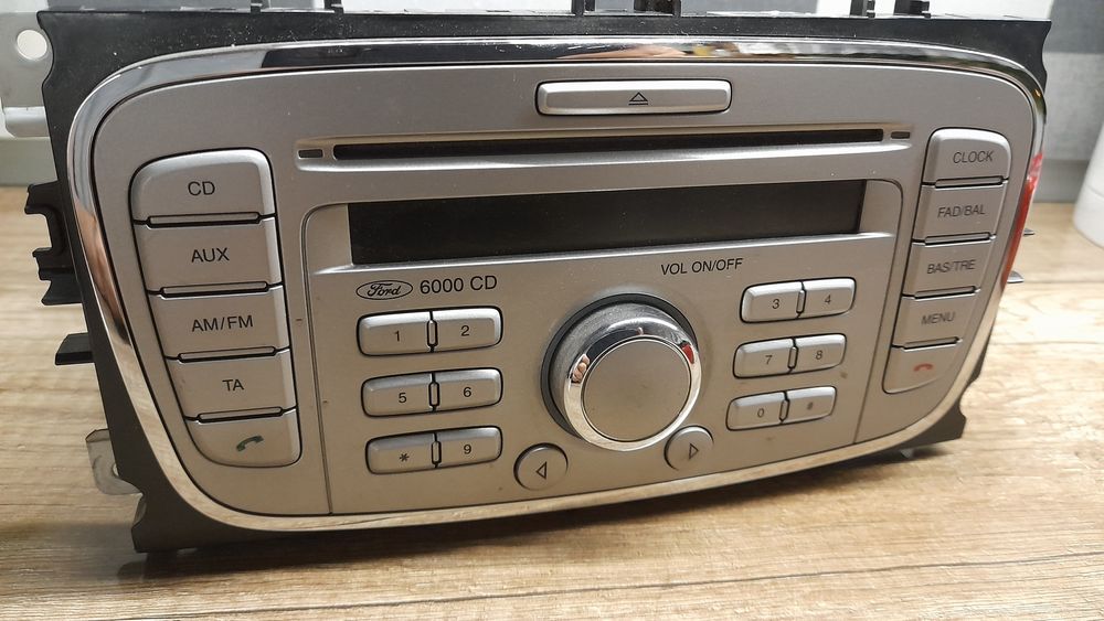 Radio samochodowe Ford 6000CD uszkodzone. Katowice Ligota-Panewniki ...