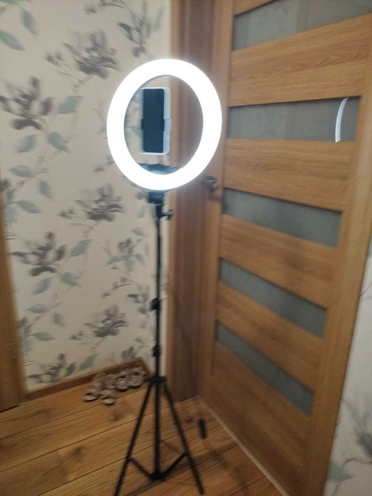 Lampa pierścieniowa nawet na 3 telefony duży wygdony nowy sprawny prom Kielce • OLX.pl