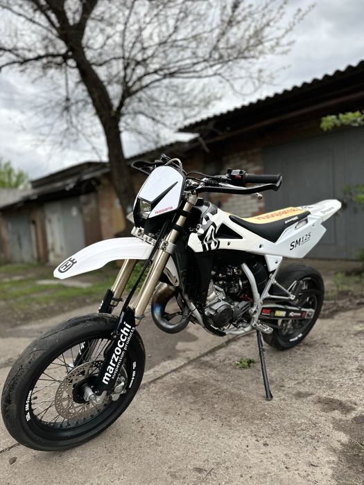 Мотард Husqvarna sm 125: 2 200 $ - Мотоциклы Конотоп на Olx