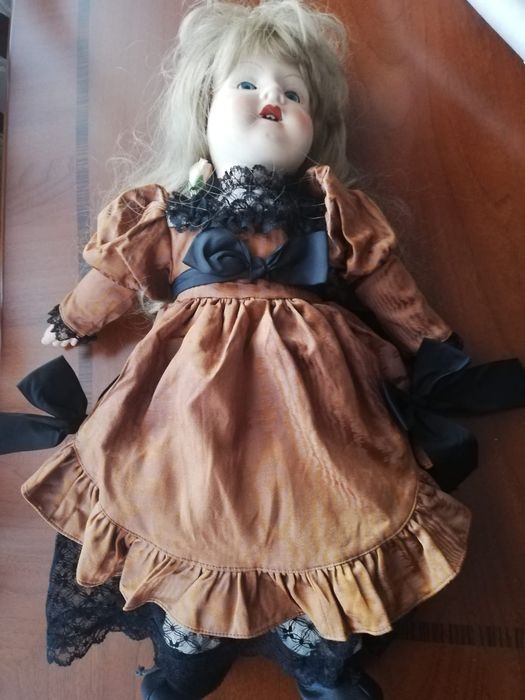 Stara lalka sygnowana Ostrów Wielkopolski • OLX.pl