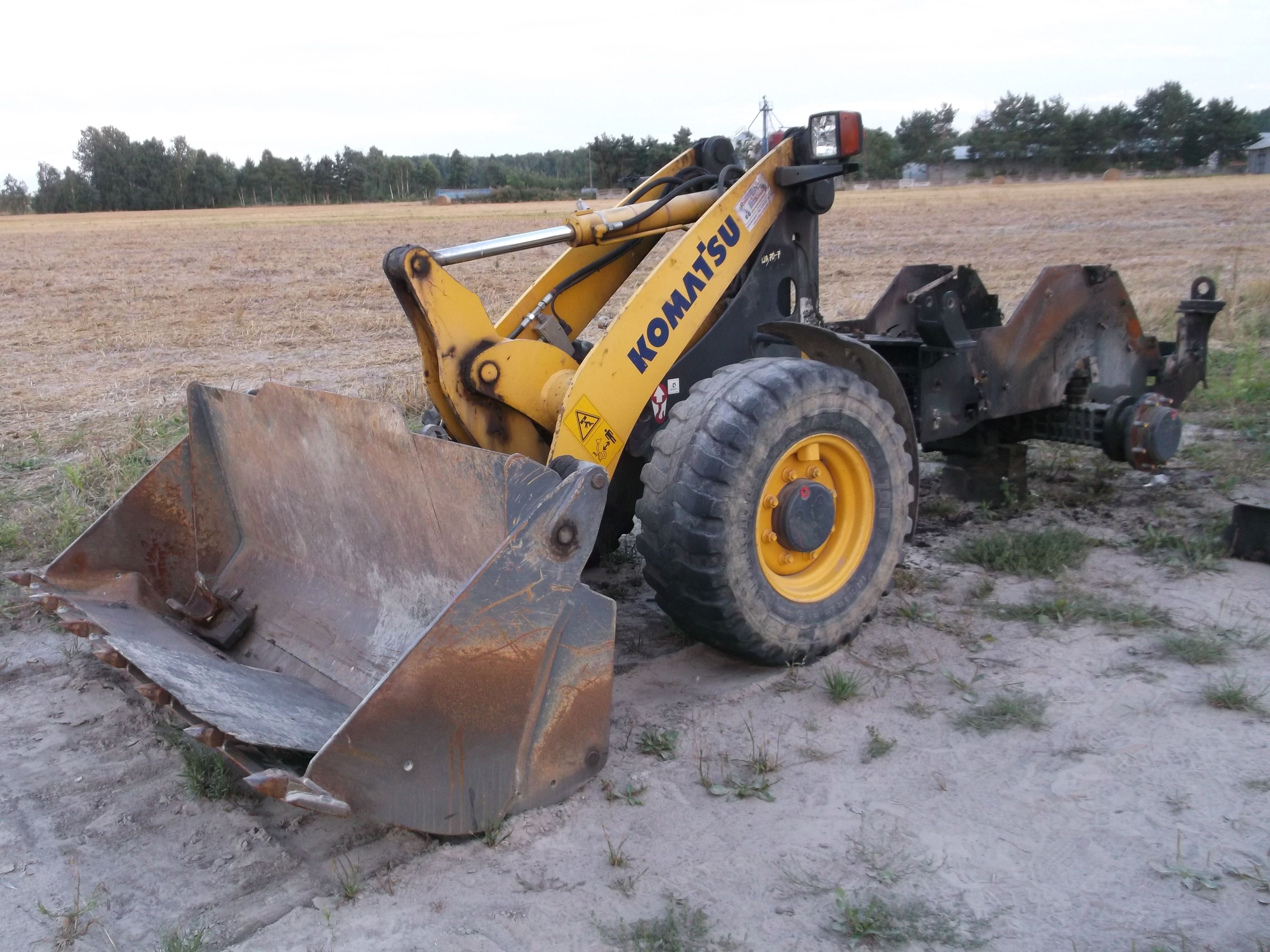 Komatsu WA70-7 --silnik,most,łyżka,ramie,pompa,koła,siłowniki ... Komatsu WA70-7 --silnik,most,łyżka,ramie,pompa,koła,siłowniki ...