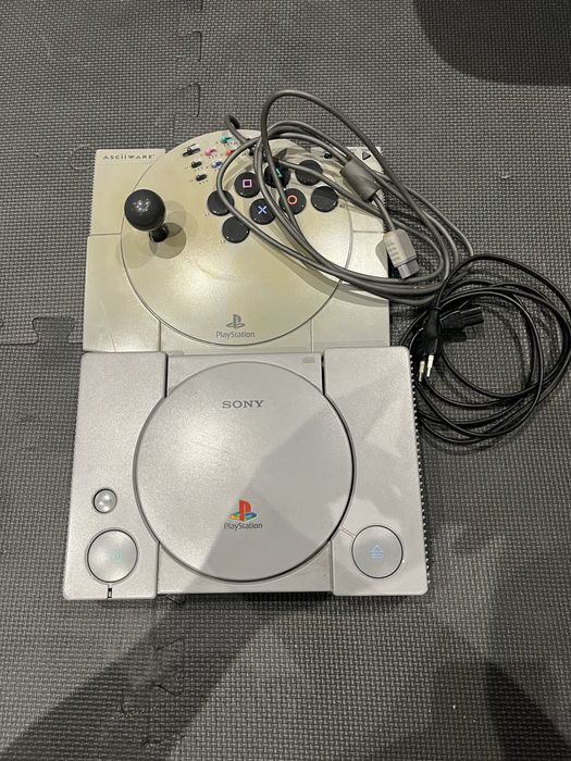 PS1 + joystick Asciiware Nowy Targ • OLX.pl