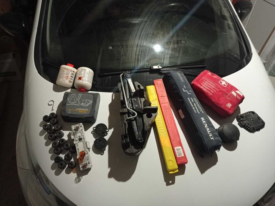 Домкрат органайзер аптечка компресор заглушк знак Renault megane 3 vag ...
