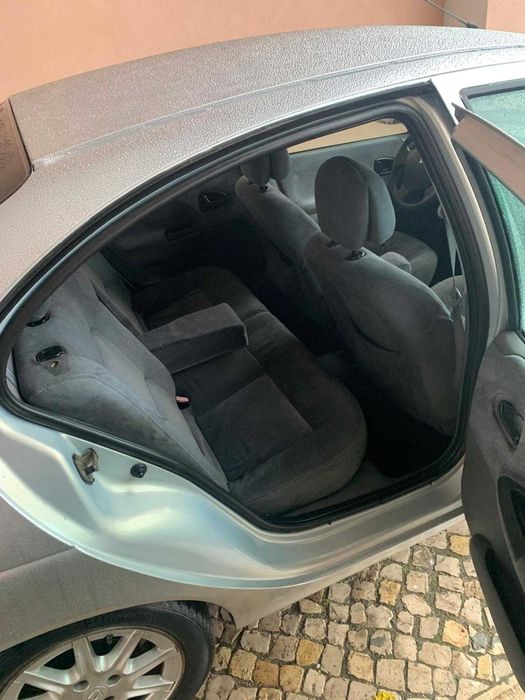 Renault megane classic 1.4 16v Ramada E Caneças • OLX.pt