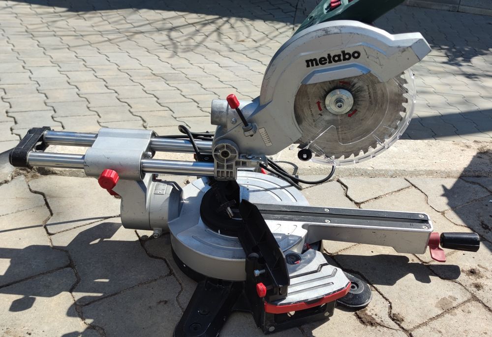 Metabo KGS 216 M торцовка торцювальна пила торцовочная kgs216: 6 900 ...