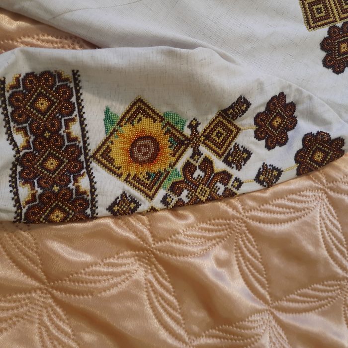 Продам жіночу вишиту сукню 1 100 грн Сорочки та блузки вишиванки Глобине на Olx