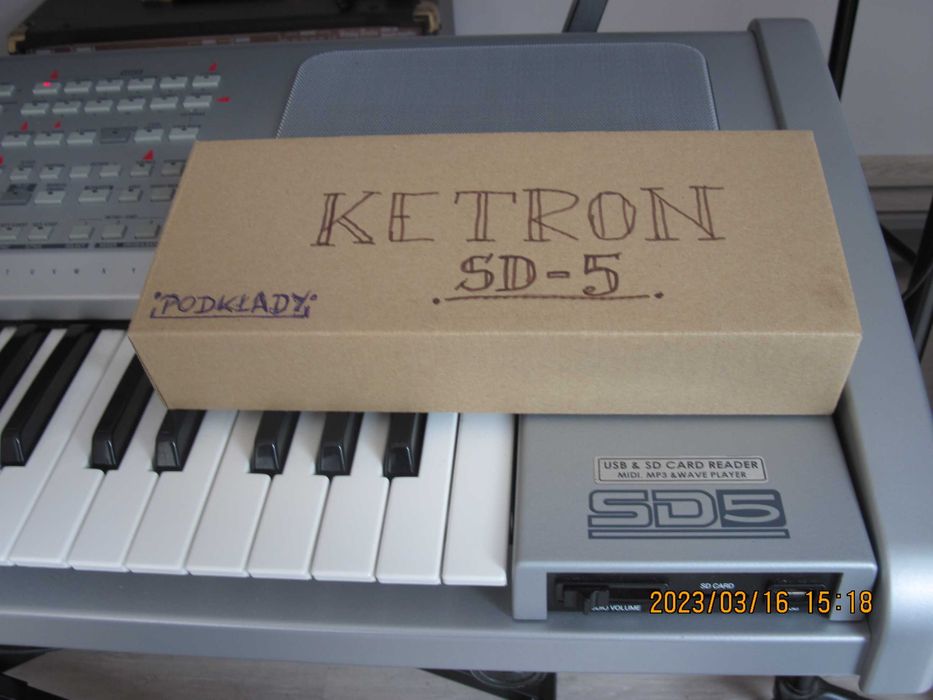 Work Station Ketron SD- 5, sztywny futerał i rozszerzenia. Szemud • OLX.pl