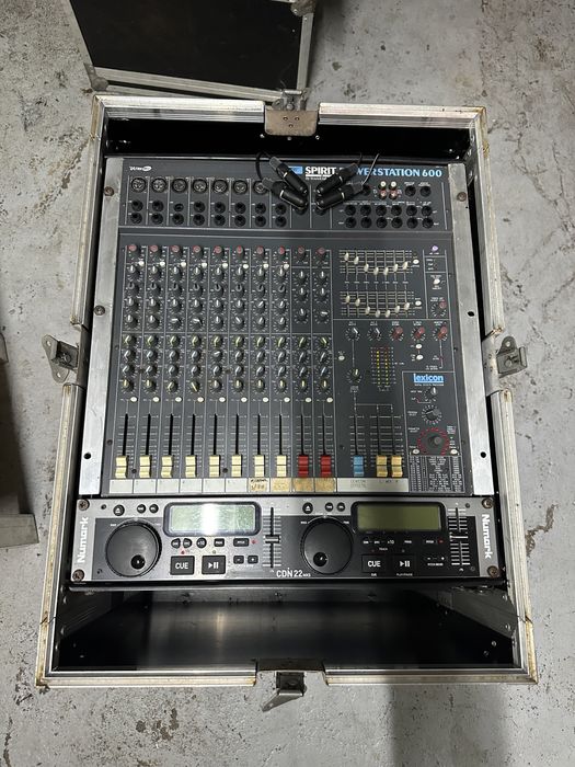 Flightcase + mesa mistura soundcraft + colunas Canidelo • OLX Portugal