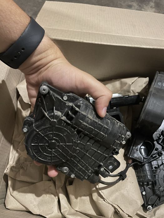 Дотяжки дверей на BMW 7 серії F01/F02: 10 000 грн. - Дверні замки та ...