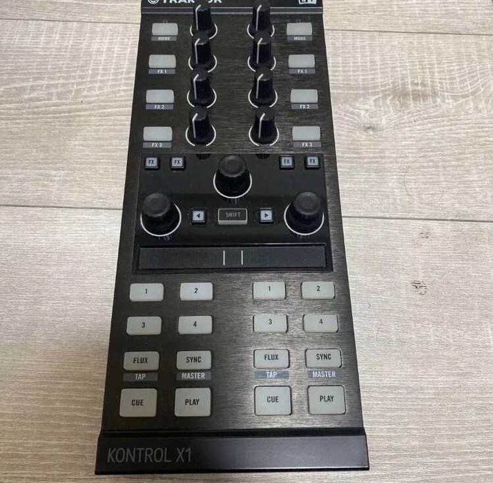 Traktor Kontrol X1 MK2 Native Instruments midi controller mixing pro: 4 ...