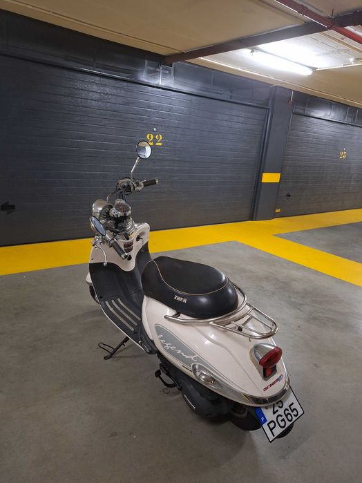 Mota ZNEN 125cc funciona diariamente Carcavelos E Parede • OLX.pt