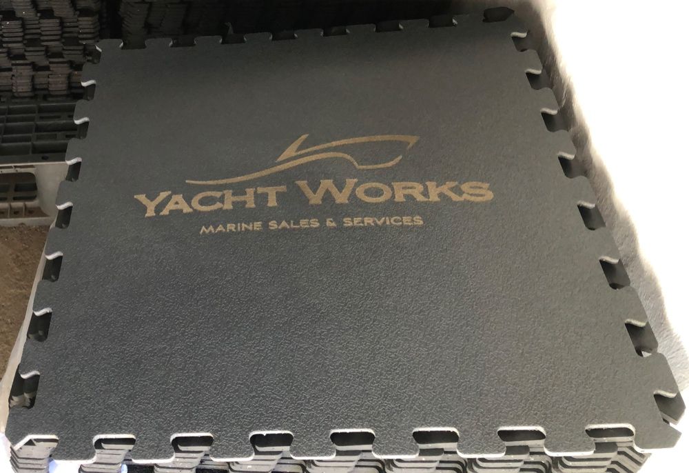 Piso em PVC para oficinas e stands Coruche • OLX Portugal