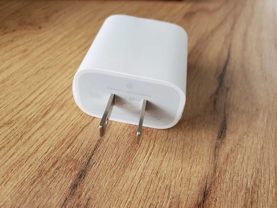 Зарядное устройство Apple 20W USB-C Power Adapter (A2305): 480 грн ...
