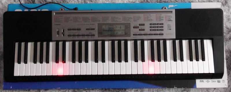 Casio LK-240 Keyboard do nauki podświetlana i dynamiczna klawiatura ...