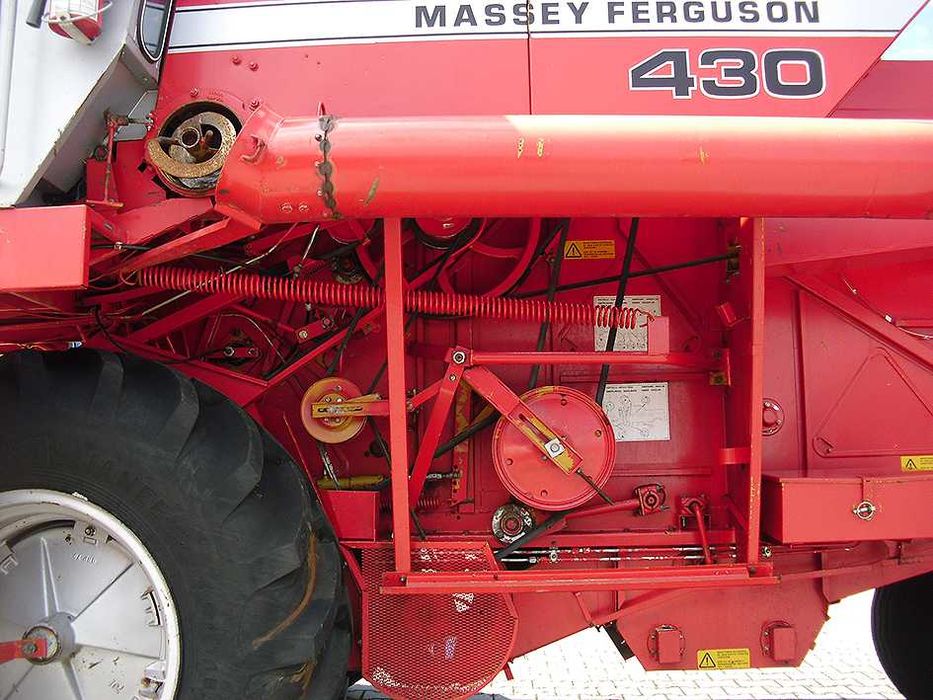 Зерноуборочный комбайн Massey Ferguson 430: 21 000 $ - Комбайн Ровно на Olx