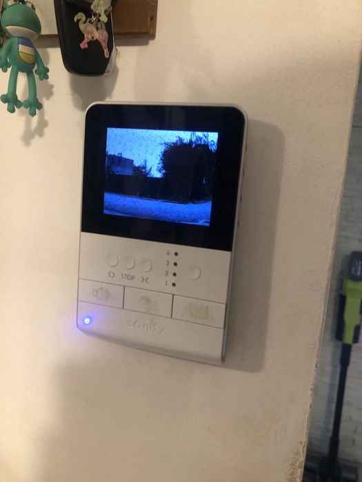 Wideodomofon Somfy V100 z RTS monitor Pilot Tyniec Mały • OLX.pl