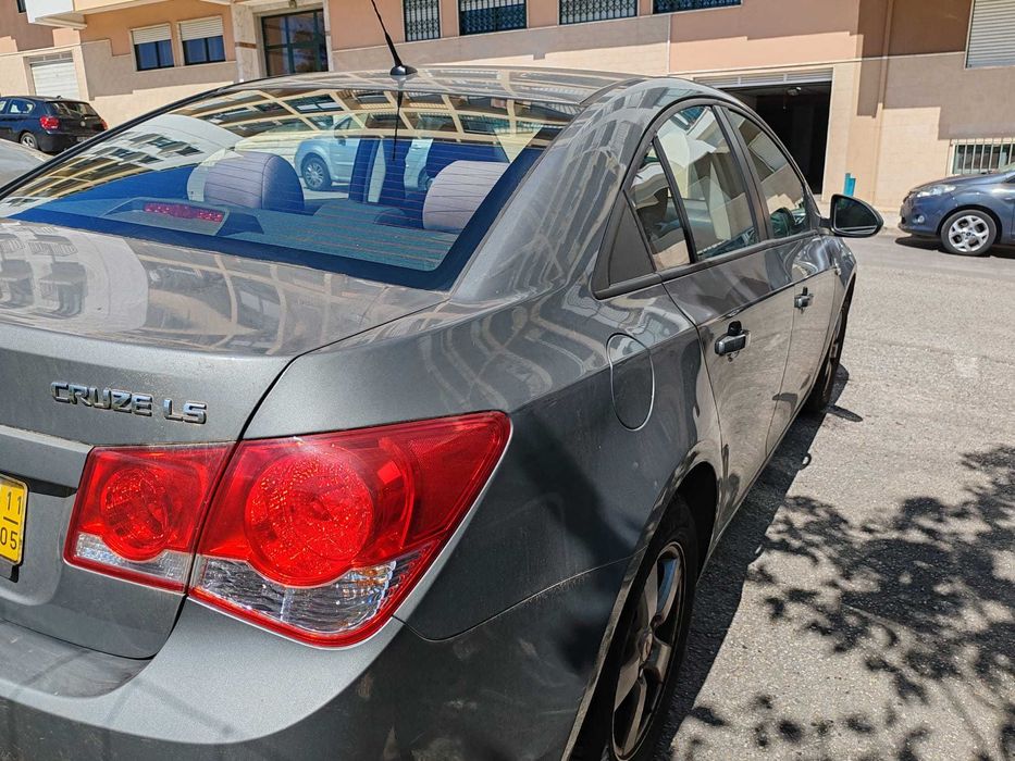 Chevrolet Cruze 1.6 LS ( excelente estado ) Olivais • OLX.pt
