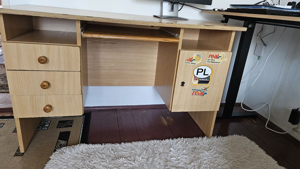 Biurko zamykane z szufladami Pionki • OLX.pl