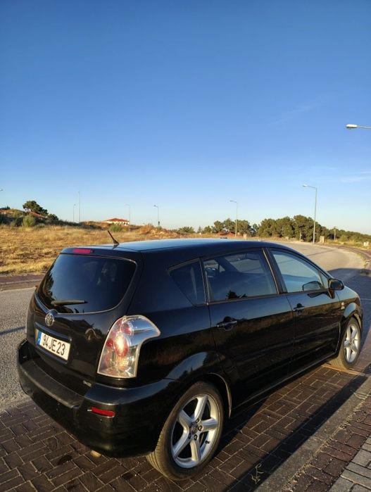 Toyota Corolla Verso 2.2 D4D Guarda • OLX.pt
