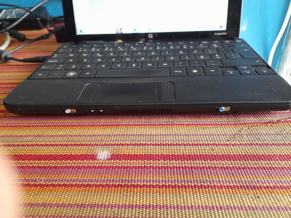 Portatil compaq mini 110, equipamento com alguns anos. Campo E Sobrado ...
