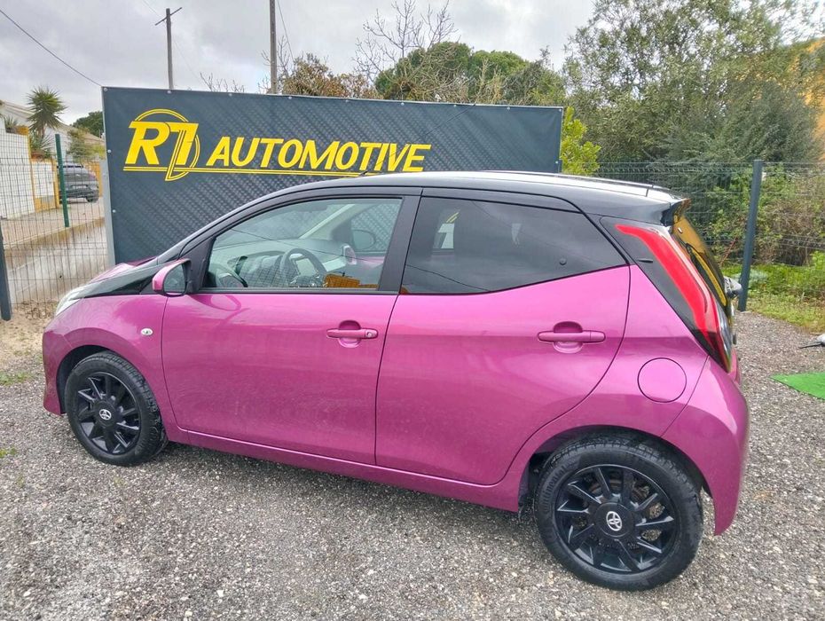 Toyota Aygo 1.0 X-Cite Assistente de arra São Sebastião • OLX.pt