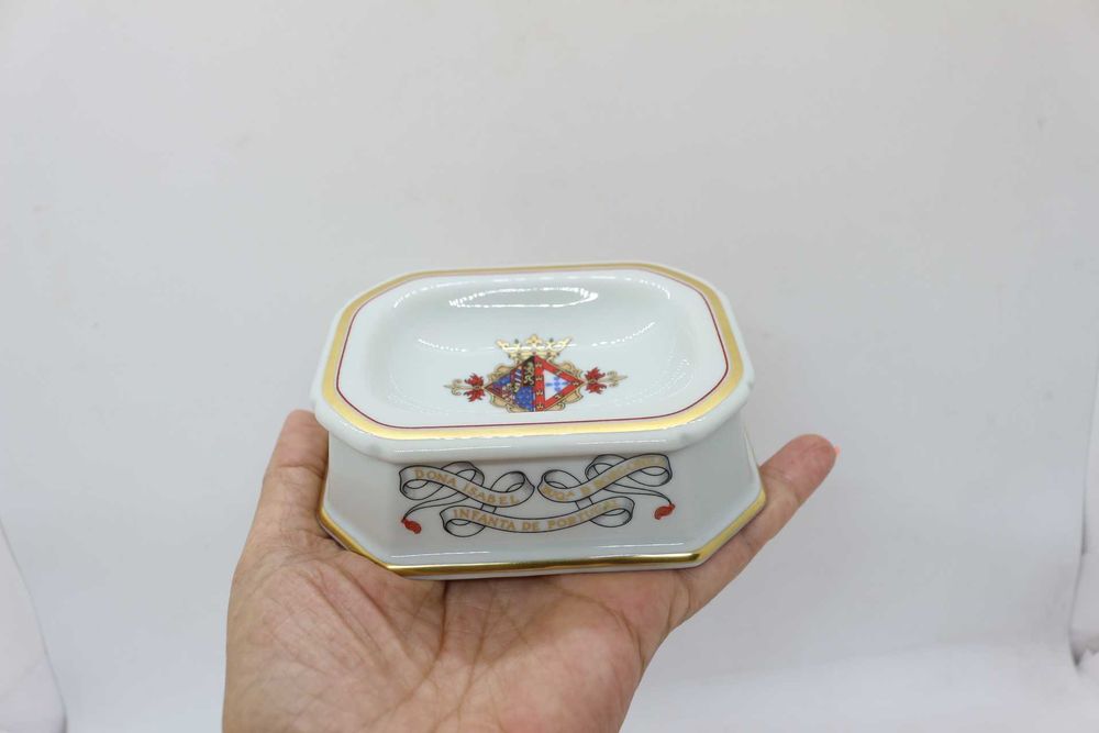 Saleiro Vista Alegre Brasão Isabel de Portugal, Duquesa da Borgonha ...