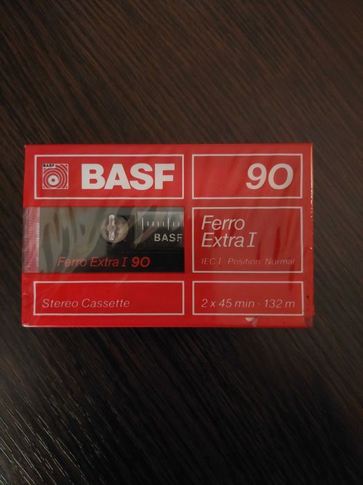 VHS Super hi fi Stereo E-180/BASF Ferro Extra I 90 Minute/ADACHI E-180: 250 грн. - CD / DVD ...