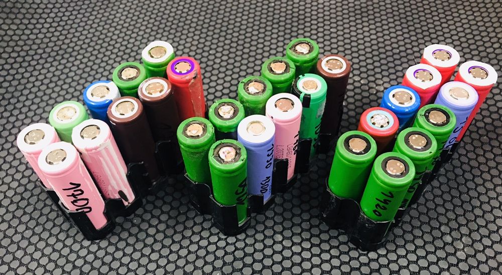 Акумулятори 3 7 4 2в 18650 800 2200 Mah Акумулятор до фонаріка і тд 20 грн Аксесуари й