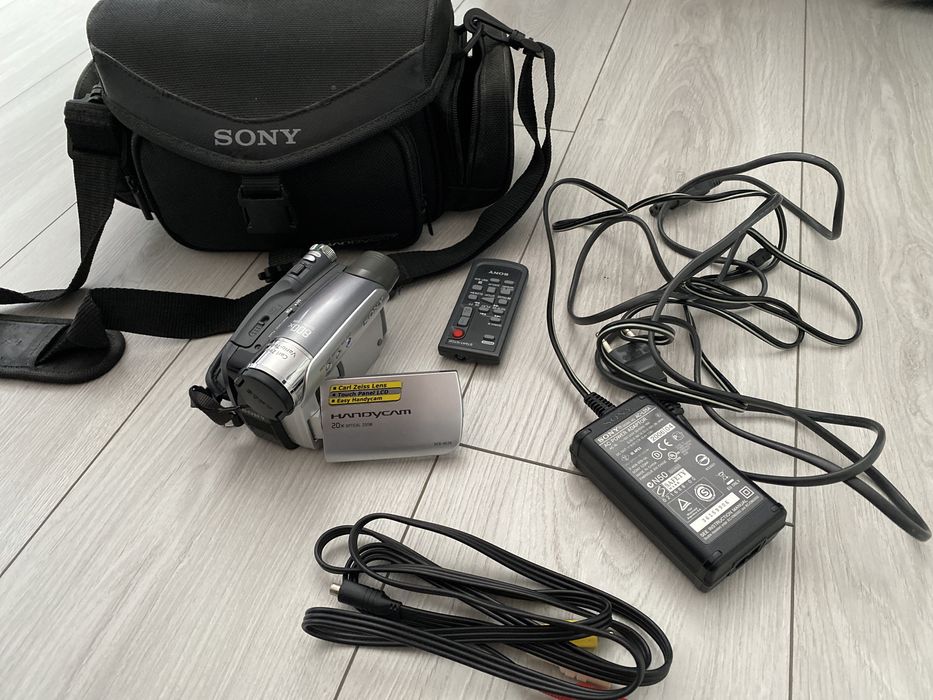 Prezent Świetna Kamera sony na kasety mini dv DCR-HC24 Ożarów Mazowiecki • OLX.pl
