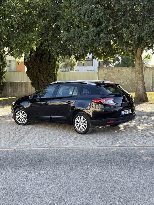 Renault Mégane 1.5 dCi Sport Tourer Auto – 110cv | Económica | São ...