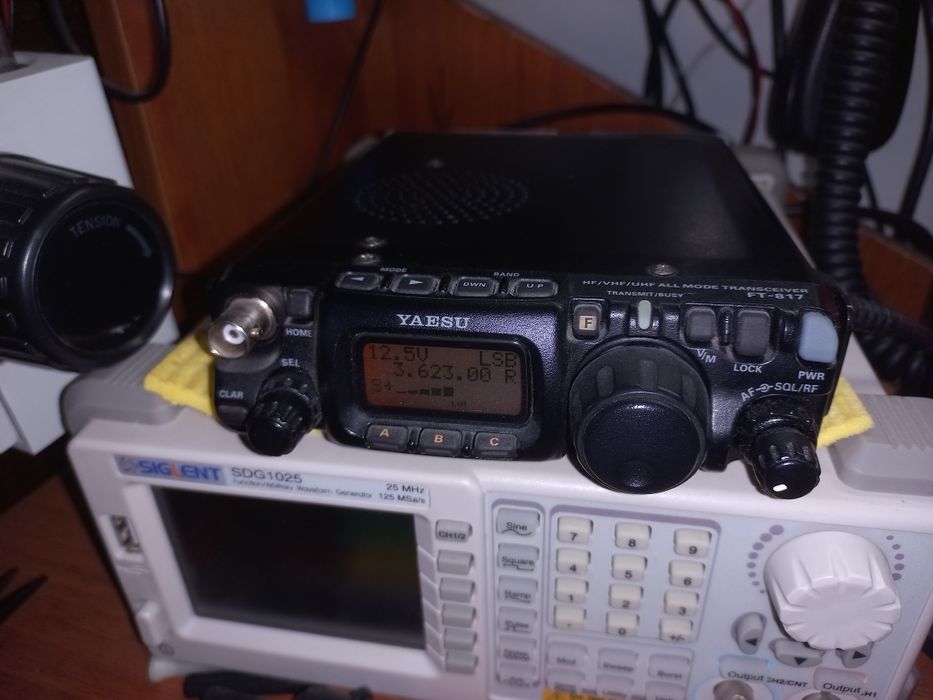 Трансивер Yaesu ft-817nd: 20 000 грн. - Рації та інші телефони Овруч на Olx