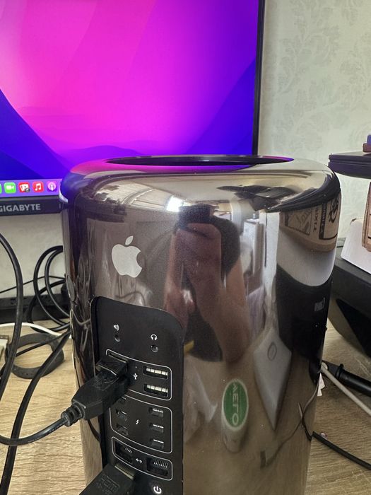 Mac pro ( late 2013 ) 32ram. 6 core xeon. Amd firePro D500 3gb: 14 500 ...