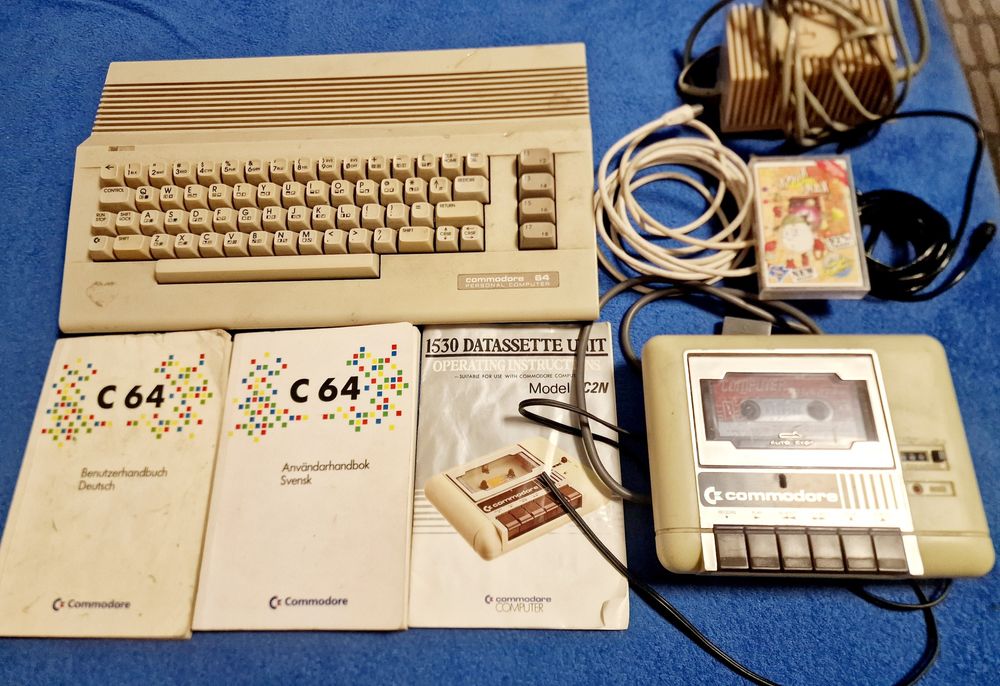 Zestaw komputer COMMODORE C64 C64C magnetofon gra zasilacz instrukcje Częstochowa Wrzosowiak ...