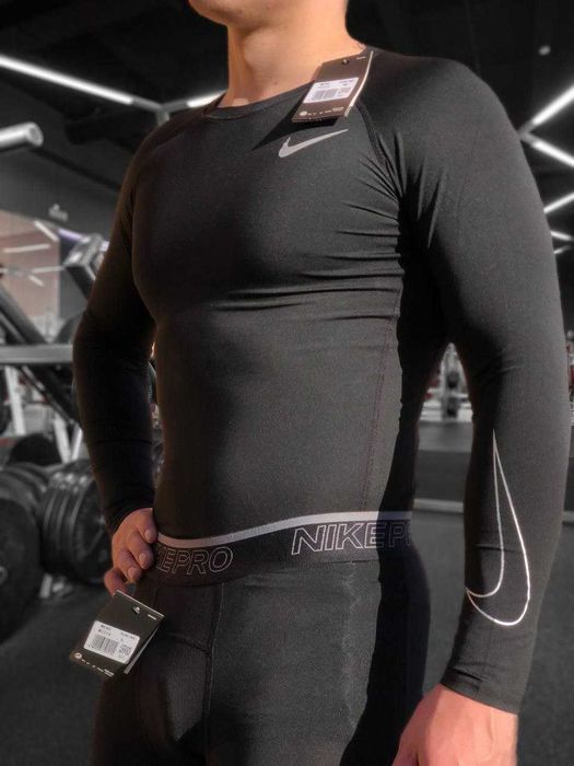 Термобілизна Nike Pro Combat . 2 в 1: 1 280 грн. - Спортивные костюмы Первомайск на Olx