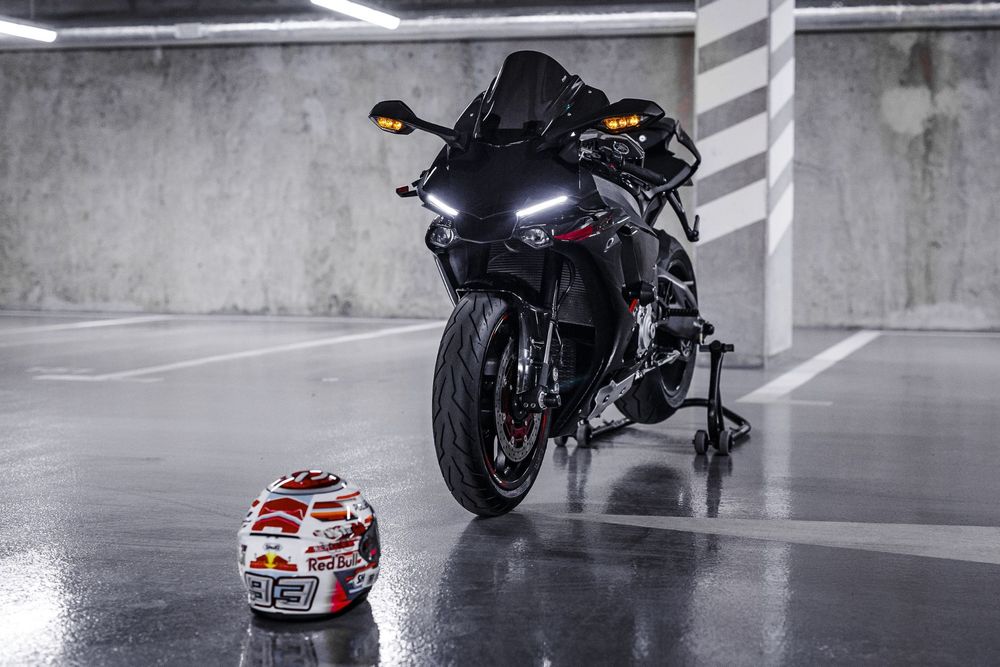 Yamaha R1 Yamaha YZF-R1 Raven Poznań Grunwald • OLX.pl