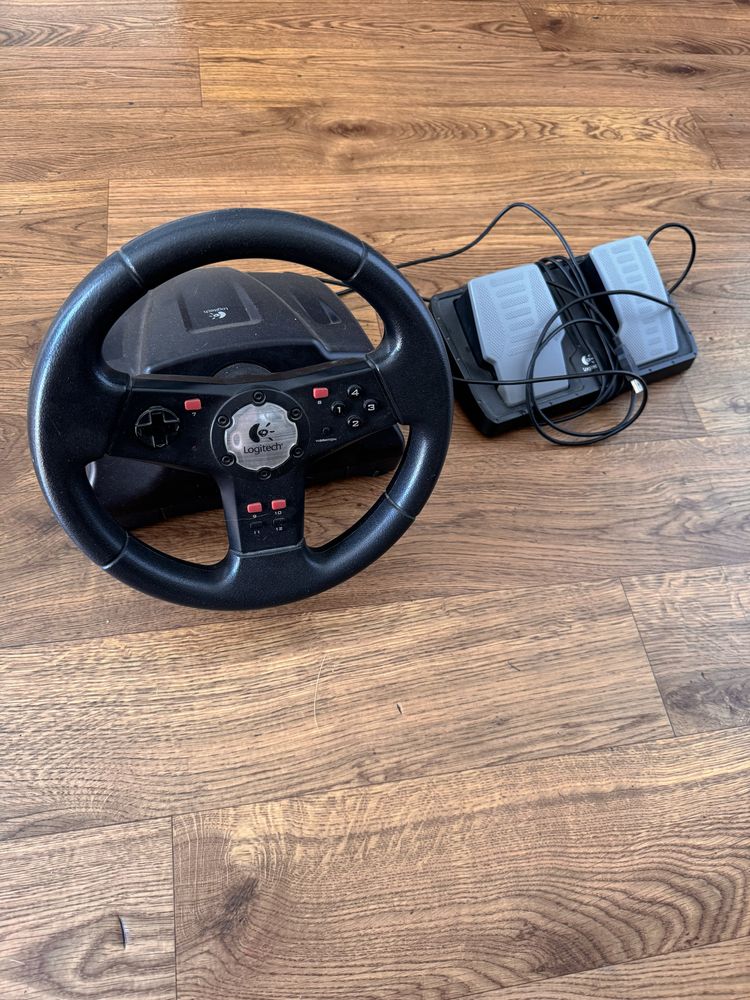 Комплект руль с педалями для ПК Logitech: 500 грн. - Аксесуари Київ на Olx