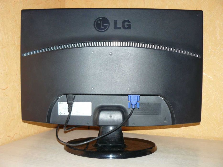 Компьютер, системный блок, монитор LG, геймерские колонки Genius.: 900 ...