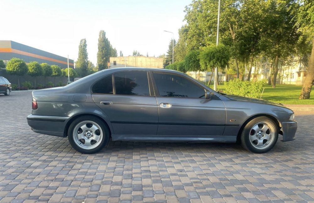 Bmw e39 525 series 5: 1 700 $ - BMW Бобрик на Olx