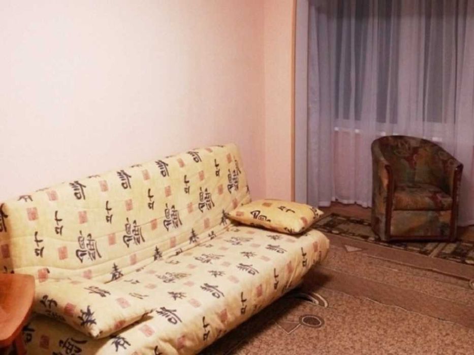 Здам 3-к. Кловський узвіз. Метро Кловська, Арсенальна- 10 хвилин пішки ...