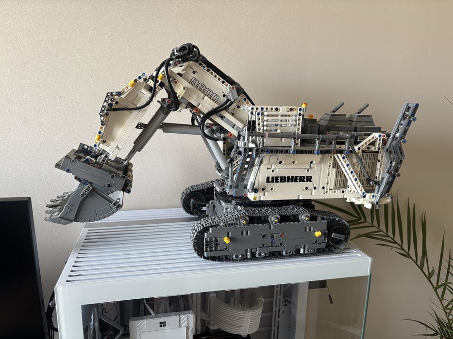 Oryginalny Lego Technic 42100 koparka Liebherr R 9800 Kielce • OLX.pl