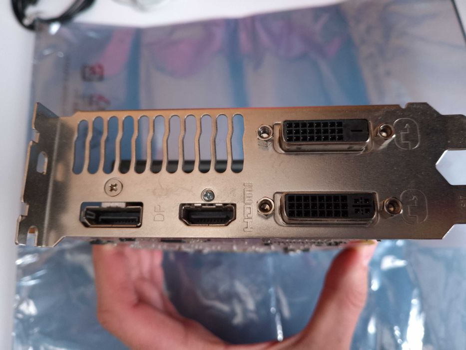 Відеокарта AMD Radeon R9 370X 4Gb DDR5 256bit: 800 грн. - Комплектуючі ...