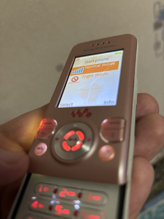 Sony Ericsson Walkman w580i: 600 грн. - Мобільні телефони / смартфони ...