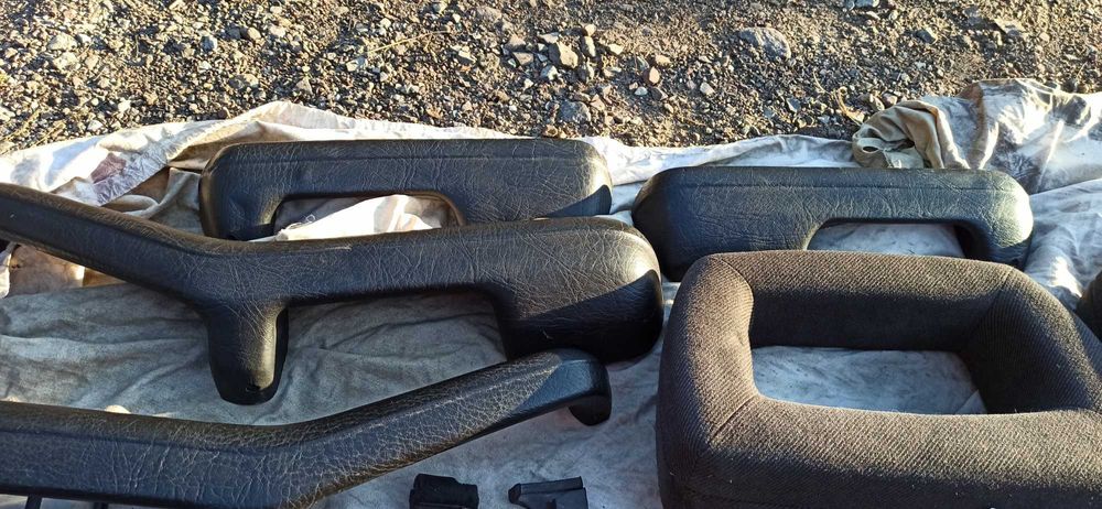 Запчастини audi 200 3B,100 C3,V8 D11,підголівники,пам'ять,підлокітники ...