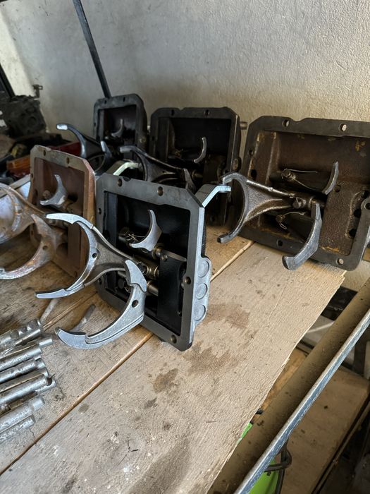 Кришка коробки передач уаз 452 469 старого і нового зразка АДС: 3 000 грн. - КПП / АКПП у зборі ...