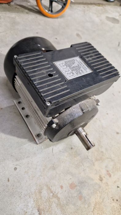 Silnik elektryczny jednofazowy 2,2 kW, 2800 obr./min, YL90L-2 Głosków • OLX.pl