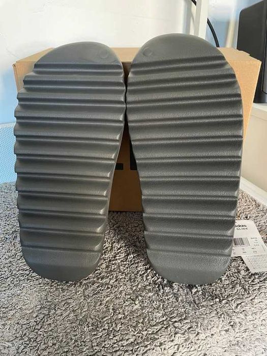 Oryginalne klapki adidas Yeezy Slide Granite EVA R.44 Zawiercie ...