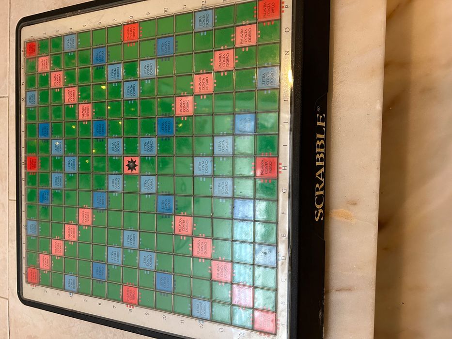Jogo Scrabble Tabuleiro giratório Santa Maria Maior • OLX.pt