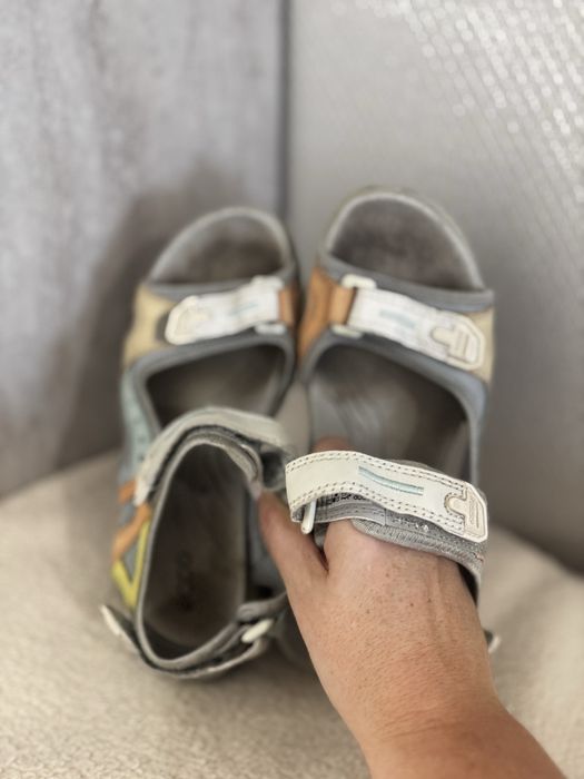 Босоніжки ecco, Ecco розмір 37: 150 грн. - Дитяче взуття Київ на Olx