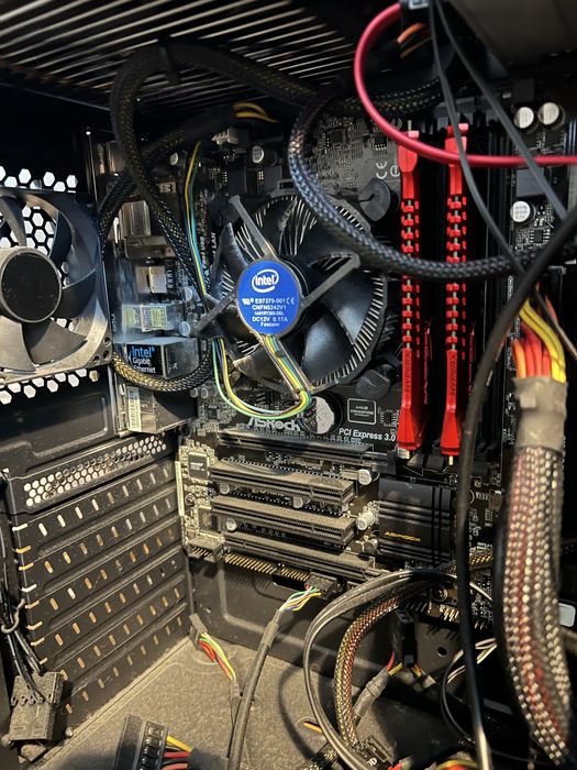 Komputer PC Intel i3, 8GB RAM, 128GB SSD, monitor DELL 24’ 2414h Kowale ...